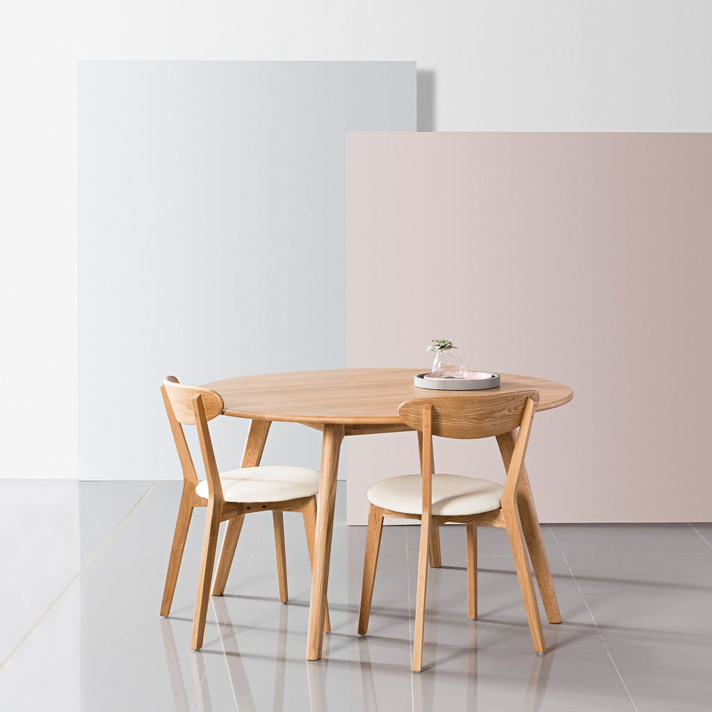 Round Oak Dining Table | Magnus - IconByDesign